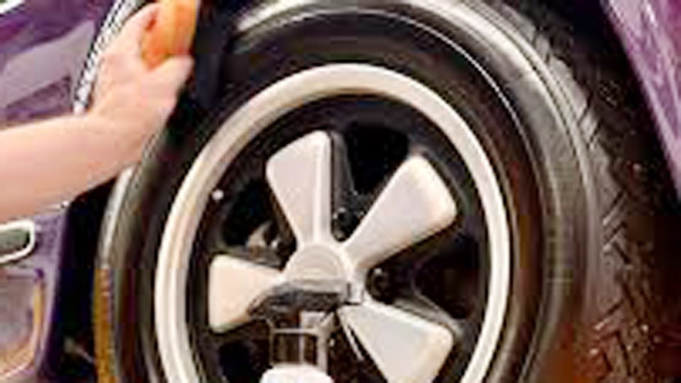 How to Make Tyre Shine Liquid?